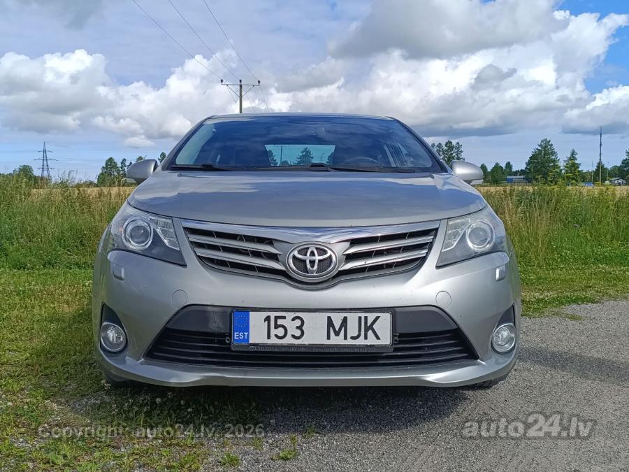Pelēks Toyota Avensis 2014 Jehvi, ar dzinēja tilpumu 2.00 L un nobraukumu 155 tūkst. km par 8000 €, foto 1 vietnē AUTOMOTO.COM.LV