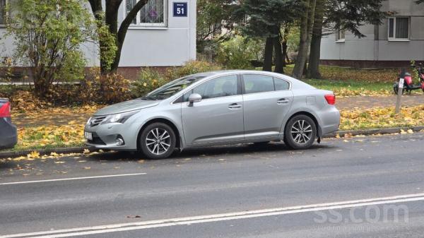 Pelēks Toyota Avensis 2014 Rīga, ar dzinēja tilpumu 2.00 L un nobraukumu 417 tūkst. km par 3000 €, foto 1 vietnē AUTOMOTO.COM.LV