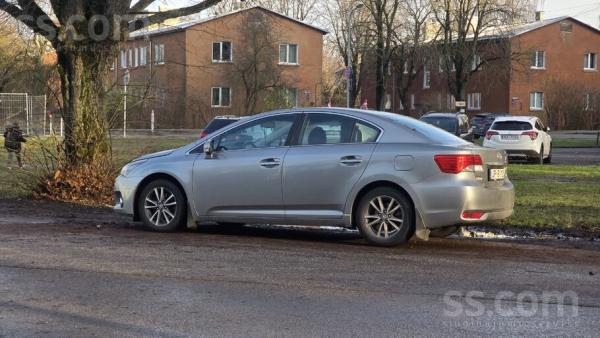 Pelēks Toyota Avensis 2014 Rīga, ar dzinēja tilpumu 2.00 L un nobraukumu 417 tūkst. km par 3000 €, foto 7 vietnē AUTOMOTO.COM.LV