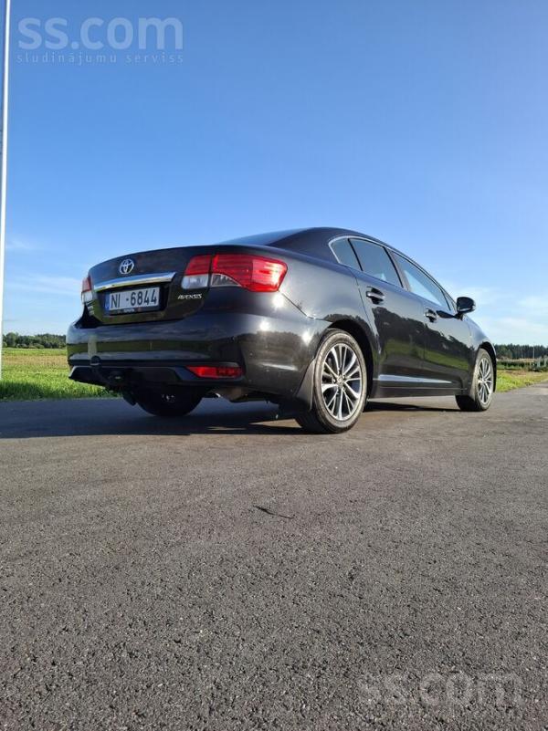 Grey Toyota Avensis 2014 in Riga, with an engine capacity of 2.00 L and mileage of 240 thousand km for 5300 €, photo 6 on AUTOMOTO.COM.LV