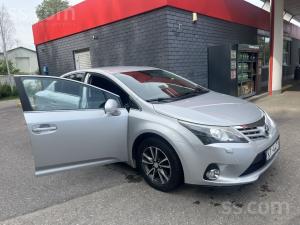 Pelēks Toyota Avensis 2014 Rīga, ar dzinēja tilpumu 1.80 L un nobraukumu 0 tūkst. km par 5000 €, foto 5 vietnē AUTOMOTO.COM.LV