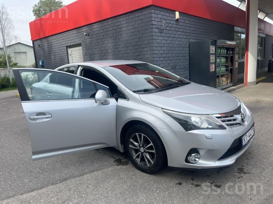 Pelēks Toyota Avensis 2014 Rīga, ar dzinēja tilpumu 1.80 L un nobraukumu 0 tūkst. km par 5000 €, foto 5 vietnē AUTOMOTO.COM.LV