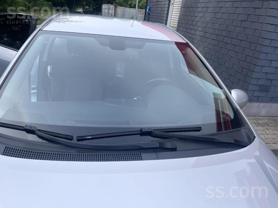 Pelēks Toyota Avensis 2014 Rīga, ar dzinēja tilpumu 1.80 L un nobraukumu 0 tūkst. km par 5000 €, foto 7 vietnē AUTOMOTO.COM.LV