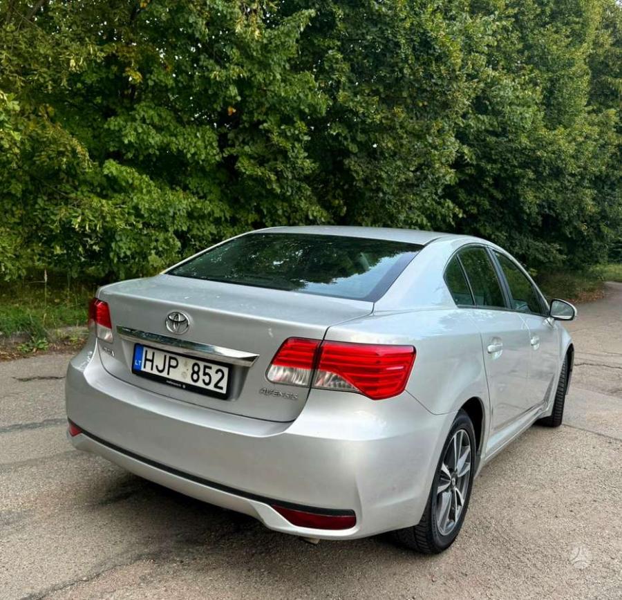 Серый Тойота Авенсис 2014 в Шяуляй, объемом двигателя 2.20 л и пробегом 250 тыс. км за 4990 €, фото 6 на AUTOMOTO.COM.LV