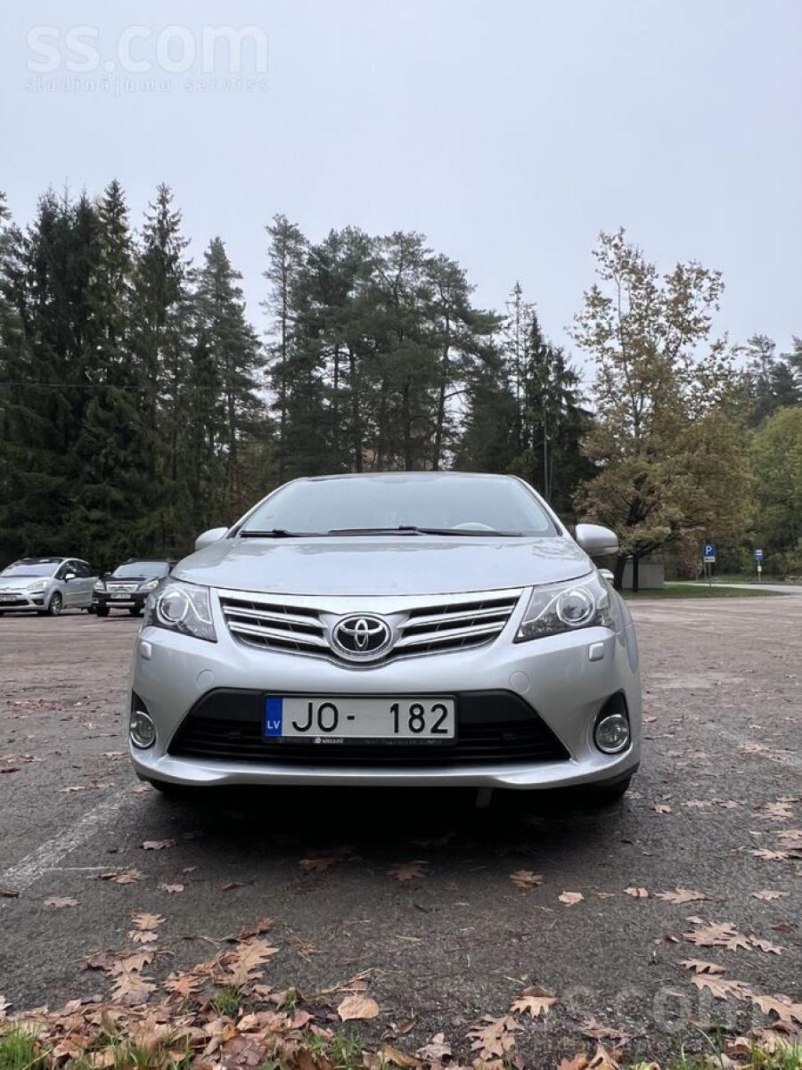 Pelēks Toyota Avensis 2014 Ogre, ar dzinēja tilpumu 1.80 L un nobraukumu 222 tūkst. km par 7750 €, foto 1 vietnē AUTOMOTO.COM.LV