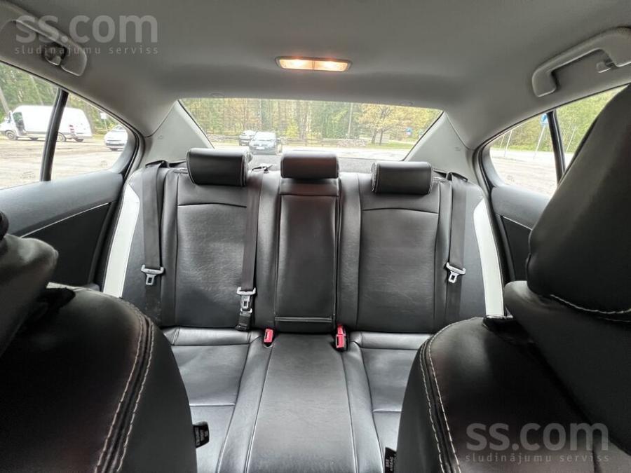 Pelēks Toyota Avensis 2014 Ogre, ar dzinēja tilpumu 1.80 L un nobraukumu 222 tūkst. km par 7750 €, foto 12 vietnē AUTOMOTO.COM.LV