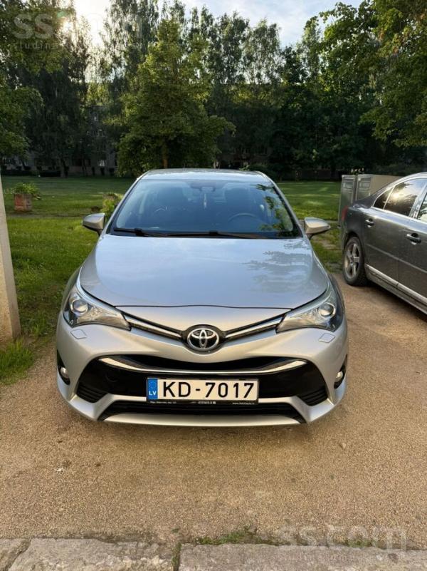 Серый Тойота Авенсис 2015 в Рига, объемом двигателя 1.80 л и пробегом 187 тыс. км за 10500 €, фото 1 на AUTOMOTO.COM.LV
