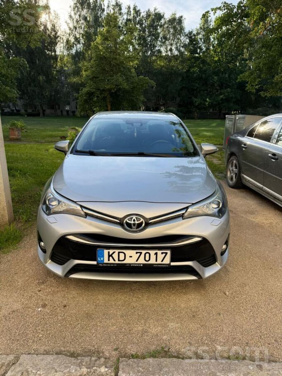 Серый Тойота Авенсис 2015 в Рига, объемом двигателя 1.80 л и пробегом 187 тыс. км за 10500 €, фото 1 на AUTOMOTO.COM.LV