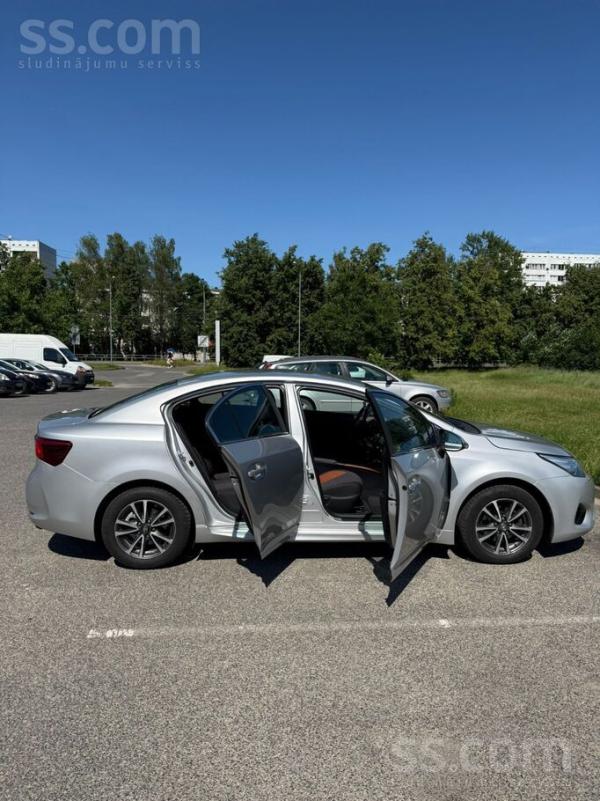 Серый Тойота Авенсис 2015 в Рига, объемом двигателя 1.80 л и пробегом 187 тыс. км за 10500 €, фото 4 на AUTOMOTO.COM.LV