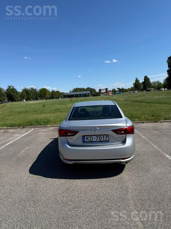 Pelēks Toyota Avensis 2015 Rīga, ar dzinēja tilpumu 1.80 L un nobraukumu 187 tūkst. km par 10000 €, foto 2 vietnē AUTOMOTO.COM.LV