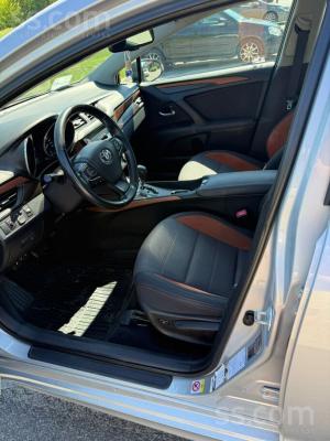 Grey Toyota Avensis 2015 in Riga, with an engine capacity of 1.80 L and mileage of 187 thousand km for 10000 €, photo 7 on AUTOMOTO.COM.LV