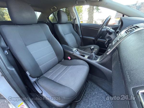 Grey Toyota Avensis 2015 in Paide, with an engine capacity of 1.80 L and mileage of 202 thousand km for 7690 €, photo 10 on AUTOMOTO.COM.LV