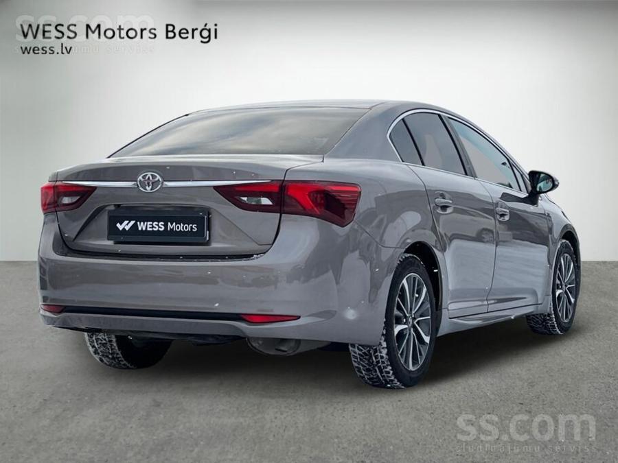 Grey Toyota Avensis 2015 in Riga, with an engine capacity of 1.80 L and mileage of 207 thousand km for 9200 €, photo 3 on AUTOMOTO.COM.LV