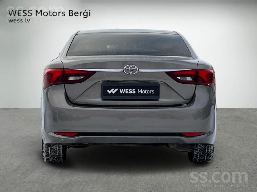 Grey Toyota Avensis 2015 in Riga, with an engine capacity of 1.80 L and mileage of 207 thousand km for 9200 €, photo 5 on AUTOMOTO.COM.LV
