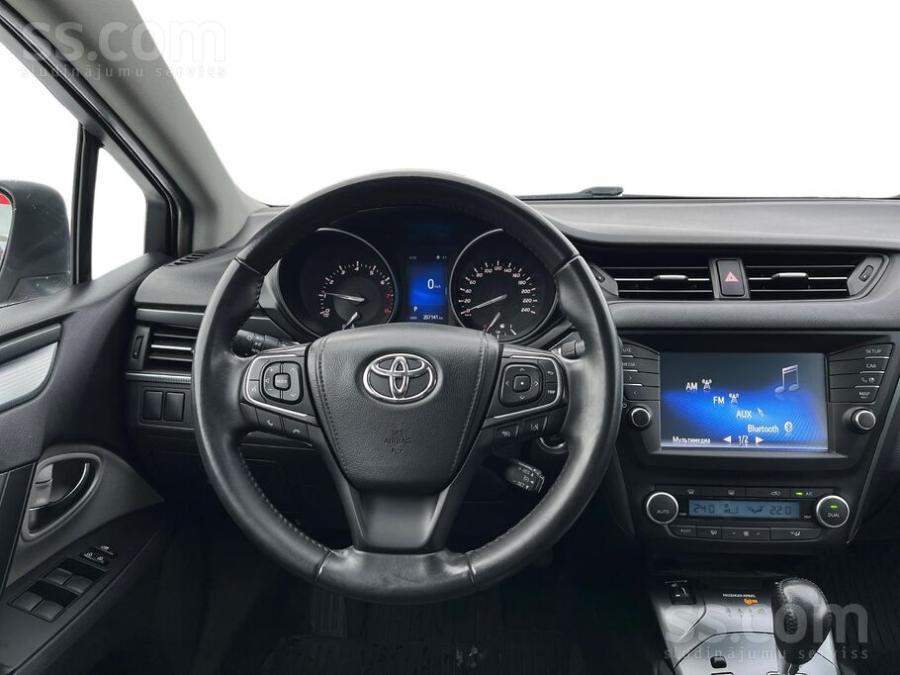 Grey Toyota Avensis 2015 in Riga, with an engine capacity of 1.80 L and mileage of 207 thousand km for 9200 €, photo 10 on AUTOMOTO.COM.LV