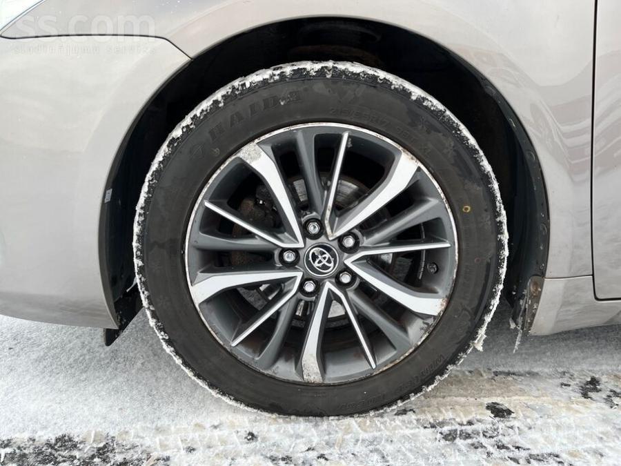 Grey Toyota Avensis 2015 in Riga, with an engine capacity of 1.80 L and mileage of 207 thousand km for 9200 €, photo 23 on AUTOMOTO.COM.LV