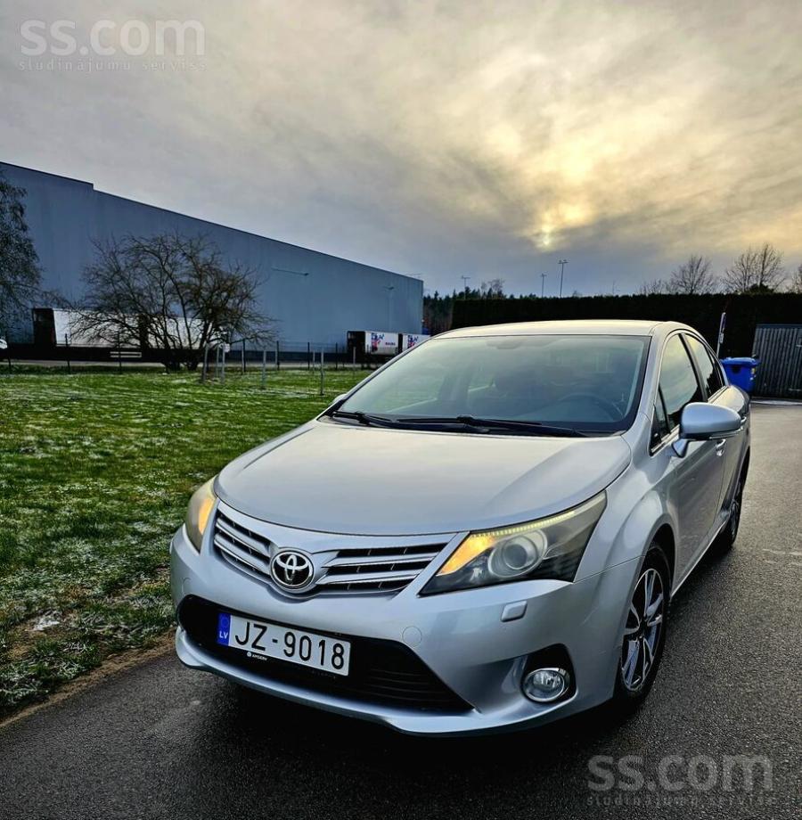 Pelēks Toyota Avensis 2015 Rīga, ar dzinēja tilpumu 1.80 L un nobraukumu 155 tūkst. km par 7495 €, foto 1 vietnē AUTOMOTO.COM.LV