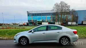 Pelēks Toyota Avensis 2015 Rīga, ar dzinēja tilpumu 1.80 L un nobraukumu 155 tūkst. km par 7495 €, foto 5 vietnē AUTOMOTO.COM.LV
