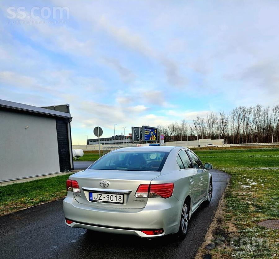 Pelēks Toyota Avensis 2015 Rīga, ar dzinēja tilpumu 1.80 L un nobraukumu 155 tūkst. km par 7495 €, foto 7 vietnē AUTOMOTO.COM.LV