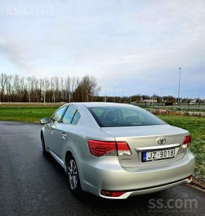 Pelēks Toyota Avensis 2015 Rīga, ar dzinēja tilpumu 1.80 L un nobraukumu 155 tūkst. km par 7495 €, foto 8 vietnē AUTOMOTO.COM.LV