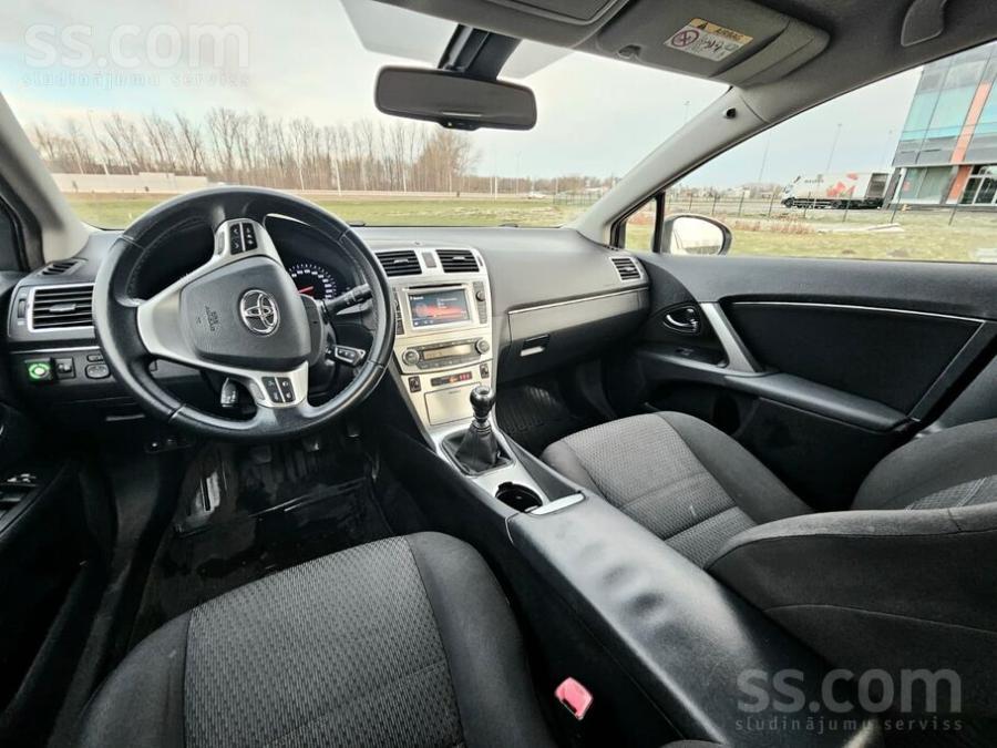 Pelēks Toyota Avensis 2015 Rīga, ar dzinēja tilpumu 1.80 L un nobraukumu 155 tūkst. km par 7495 €, foto 10 vietnē AUTOMOTO.COM.LV