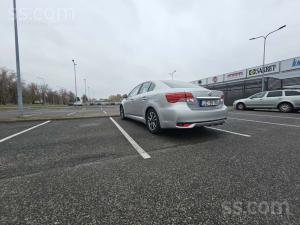 Pelēks Toyota Avensis 2015 Rīga, ar dzinēja tilpumu 1.80 L un nobraukumu 155 tūkst. km par 7495 €, foto 16 vietnē AUTOMOTO.COM.LV