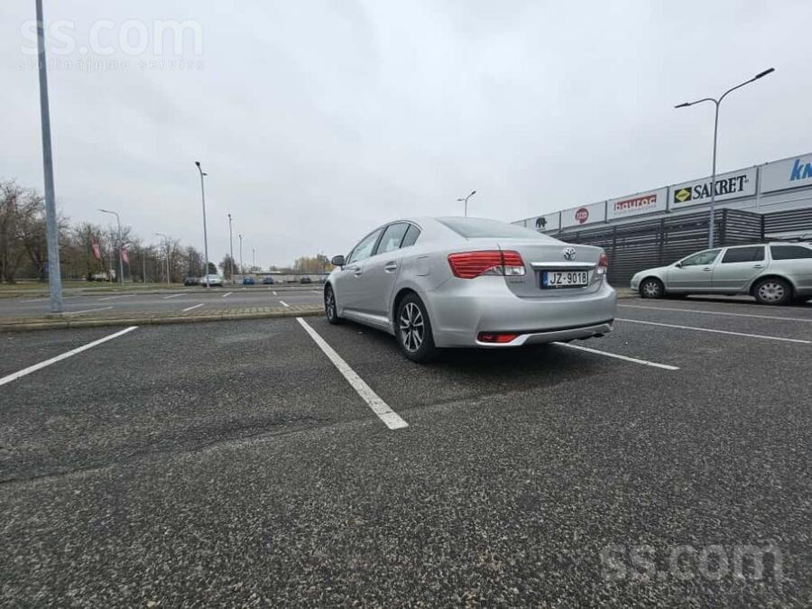Pelēks Toyota Avensis 2015 Rīga, ar dzinēja tilpumu 1.80 L un nobraukumu 155 tūkst. km par 7495 €, foto 16 vietnē AUTOMOTO.COM.LV