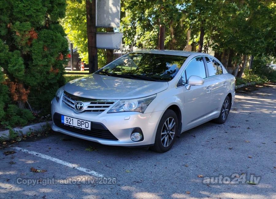 Pelēks Toyota Avensis 2015 Tallina, ar dzinēja tilpumu 1.80 L un nobraukumu 186 tūkst. km par 7500 €, foto 1 vietnē AUTOMOTO.COM.LV