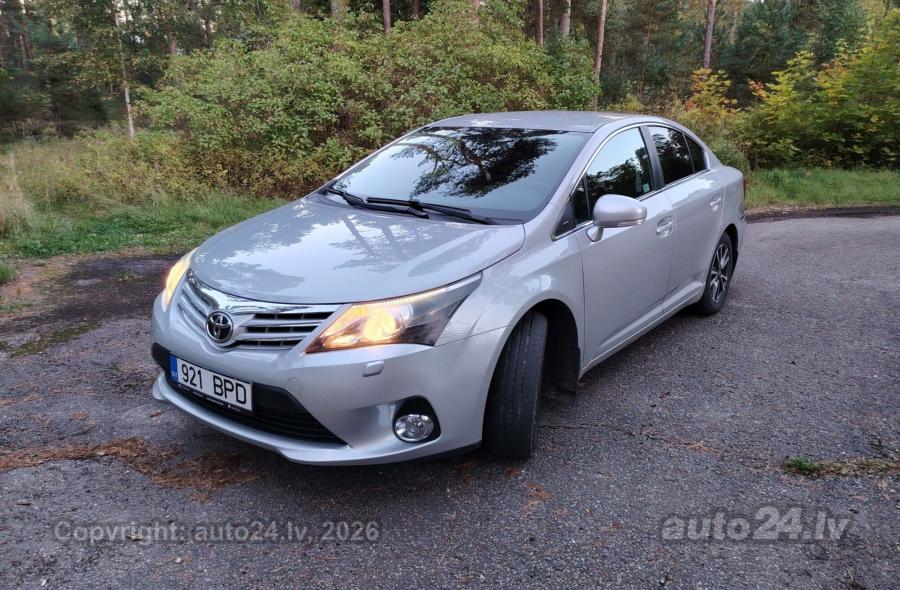 Pelēks Toyota Avensis 2015 Tallina, ar dzinēja tilpumu 1.80 L un nobraukumu 186 tūkst. km par 7500 €, foto 4 vietnē AUTOMOTO.COM.LV