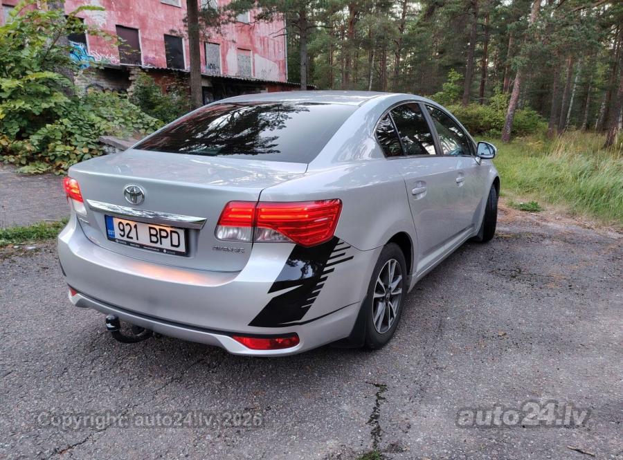 Pelēks Toyota Avensis 2015 Tallina, ar dzinēja tilpumu 1.80 L un nobraukumu 186 tūkst. km par 7500 €, foto 6 vietnē AUTOMOTO.COM.LV
