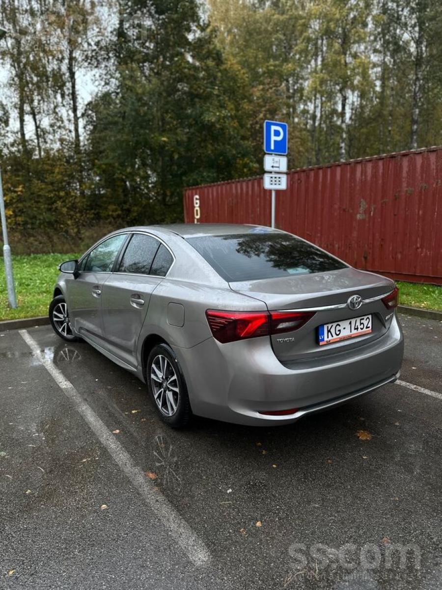 Grey Toyota Avensis 2015 in Riga, with an engine capacity of 1.80 L and mileage of 216 thousand km for 8900 €, photo 4 on AUTOMOTO.COM.LV