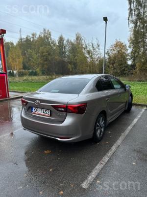 Grey Toyota Avensis 2015 in Riga, with an engine capacity of 1.80 L and mileage of 216 thousand km for 8900 €, photo 5 on AUTOMOTO.COM.LV