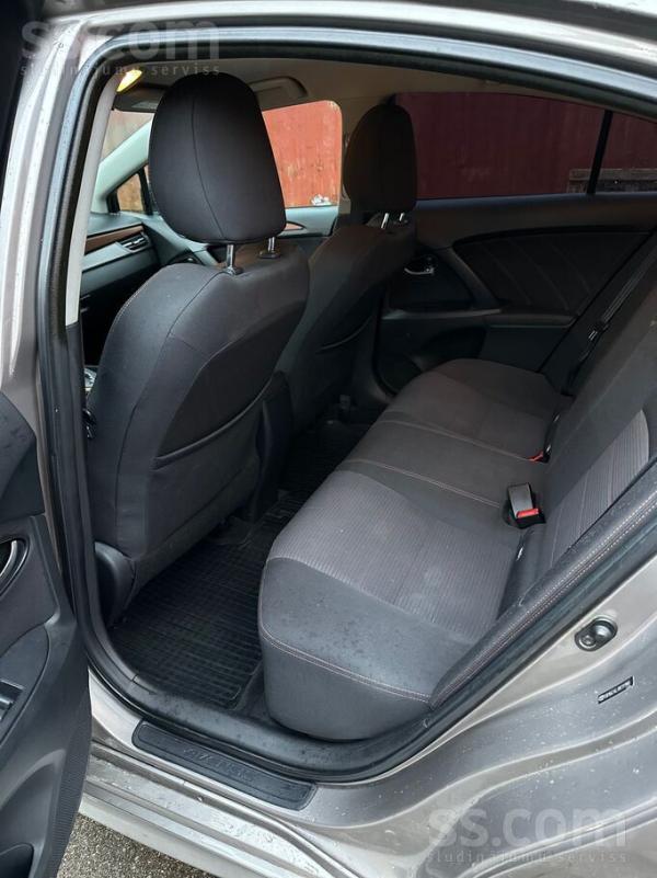 Toyota Avensis 2015 in Riga on AUTOMOTO.COM.LV Grey Toyota Avensis 2015 in Riga, with an engine capacity of 1.80 L and mileage of 216 thousand km for 8900 €, photo 8 on AUTOMOTO.COM.LV