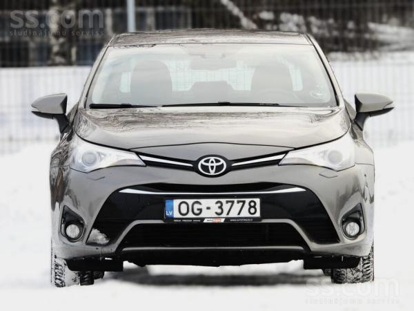 Pelēks Toyota Avensis 2016 Rīga, ar dzinēja tilpumu 2.00 L un nobraukumu 196 tūkst. km par 9290 €, foto 3 vietnē AUTOMOTO.COM.LV