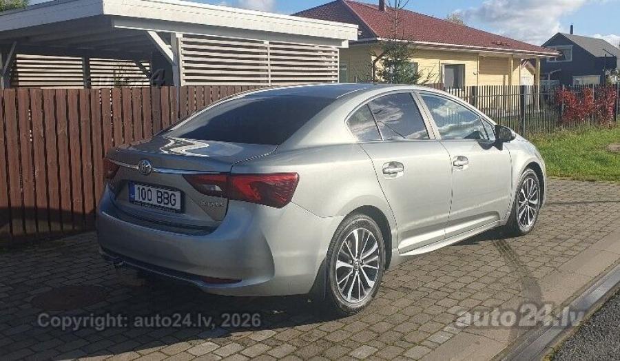 Pelēks Toyota Avensis 2016 Tallina, ar dzinēja tilpumu 1.80 L un nobraukumu 235 tūkst. km par 10490 €, foto 4 vietnē AUTOMOTO.COM.LV