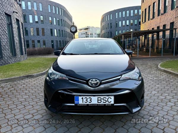 Pelēks Toyota Avensis 2016 Tallina, ar dzinēja tilpumu 1.60 L un nobraukumu 61 tūkst. km par 12900 €, foto 3 vietnē AUTOMOTO.COM.LV
