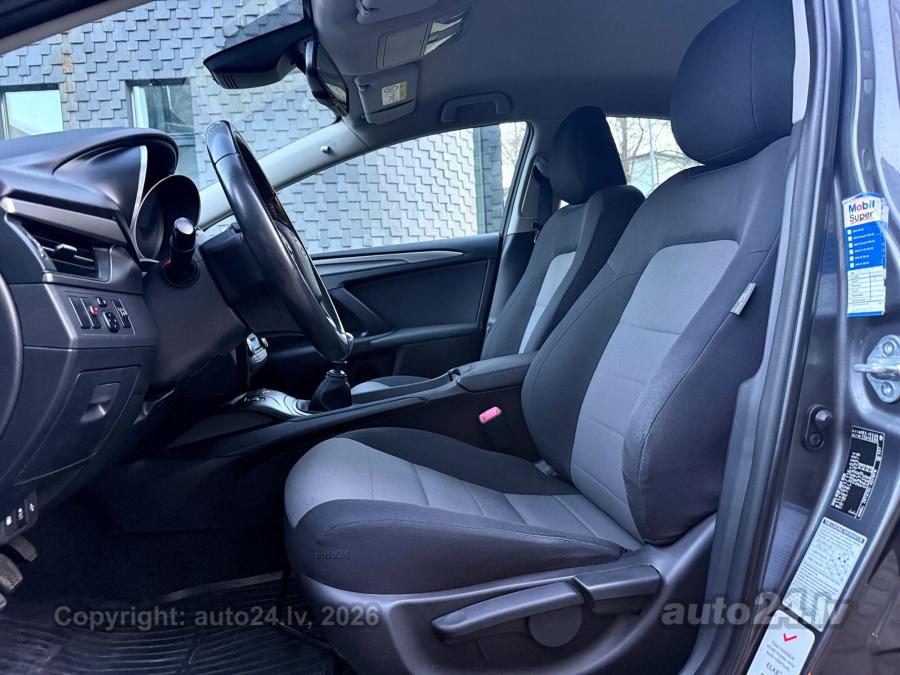 Grey Toyota Avensis 2016 in Tallinn, with an engine capacity of 1.60 L and mileage of 61 thousand km for 12900 €, photo 12 on AUTOMOTO.COM.LV