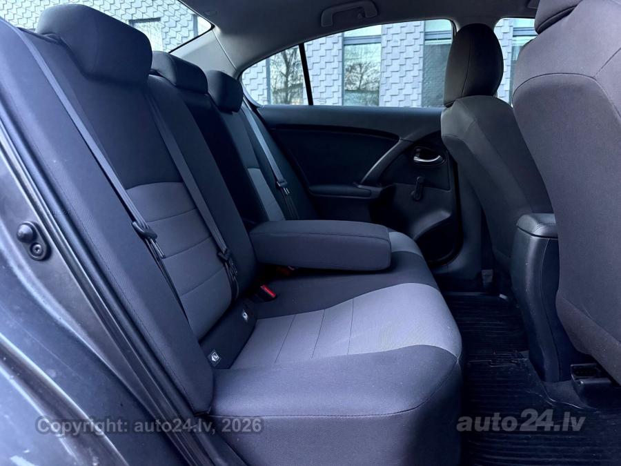 Grey Toyota Avensis 2016 in Tallinn, with an engine capacity of 1.60 L and mileage of 61 thousand km for 12900 €, photo 14 on AUTOMOTO.COM.LV