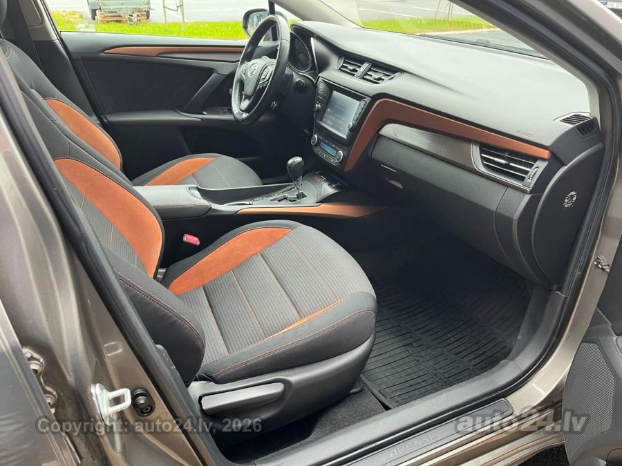 Pelēks Toyota Avensis 2016 Kuresāre, ar dzinēja tilpumu 1.80 L un nobraukumu 209 tūkst. km par 10990 €, foto 12 vietnē AUTOMOTO.COM.LV
