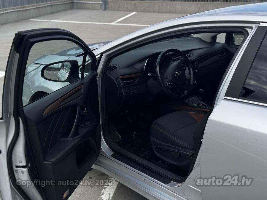 Pelēks Toyota Avensis 2016 Tallina, ar dzinēja tilpumu 1.80 L un nobraukumu 175 tūkst. km par 10900 €, foto 8 vietnē AUTOMOTO.COM.LV