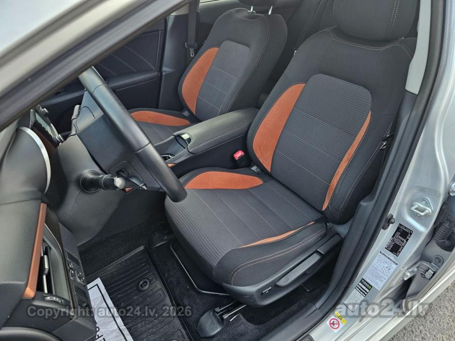 Pelēks Toyota Avensis 2016 Tallina, ar dzinēja tilpumu 1.80 L un nobraukumu 175 tūkst. km par 10900 €, foto 10 vietnē AUTOMOTO.COM.LV