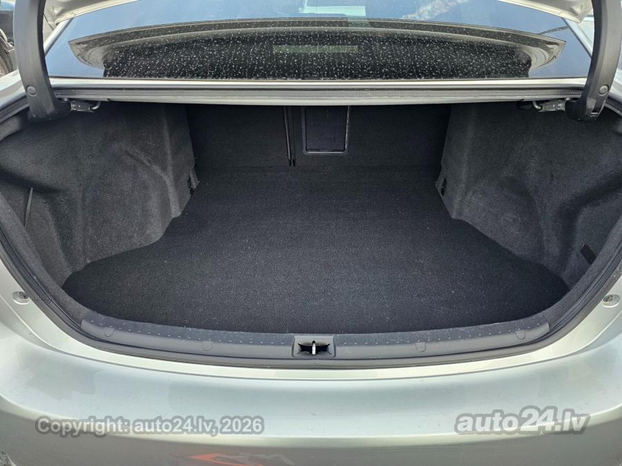 Pelēks Toyota Avensis 2016 Tallina, ar dzinēja tilpumu 1.80 L un nobraukumu 175 tūkst. km par 10900 €, foto 17 vietnē AUTOMOTO.COM.LV