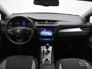 Pelēks Toyota Avensis 2016 Viļņa, ar dzinēja tilpumu 1.80 L un nobraukumu 140 tūkst. km par 11799 €, foto 3 vietnē AUTOMOTO.COM.LV