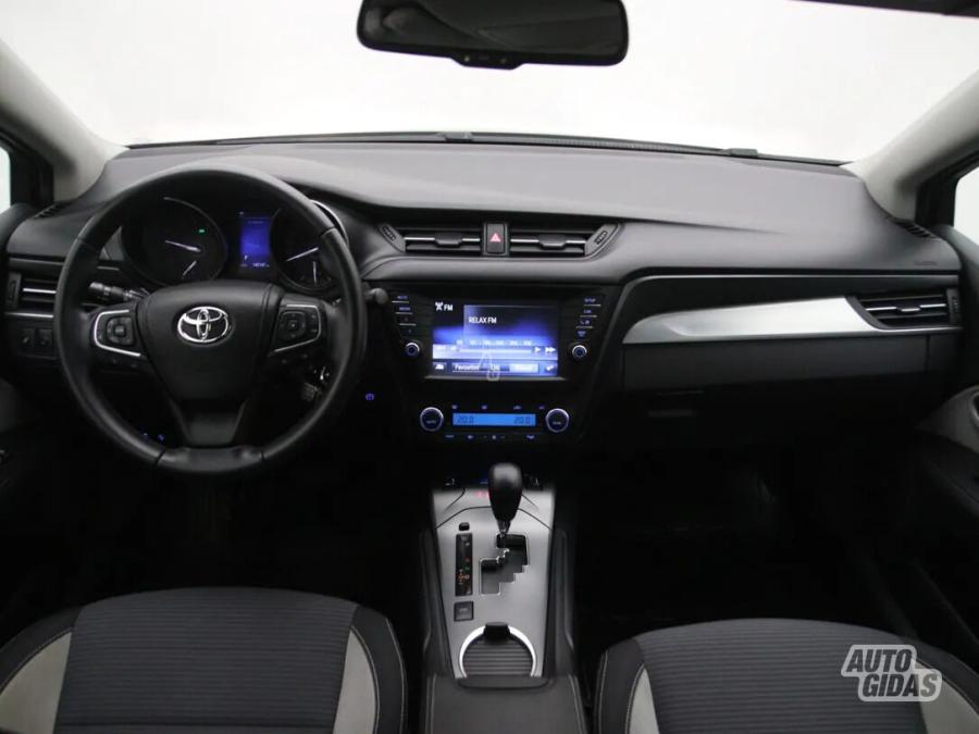 Pelēks Toyota Avensis 2016 Viļņa, ar dzinēja tilpumu 1.80 L un nobraukumu 140 tūkst. km par 11799 €, foto 3 vietnē AUTOMOTO.COM.LV