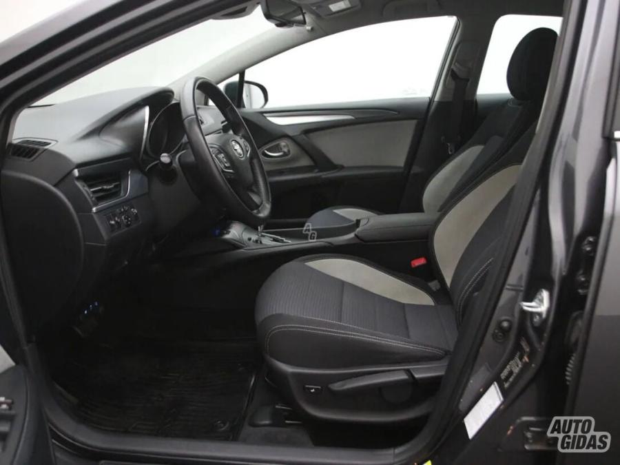 Pelēks Toyota Avensis 2016 Viļņa, ar dzinēja tilpumu 1.80 L un nobraukumu 140 tūkst. km par 11799 €, foto 5 vietnē AUTOMOTO.COM.LV