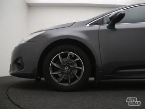 Pelēks Toyota Avensis 2016 Viļņa, ar dzinēja tilpumu 1.80 L un nobraukumu 140 tūkst. km par 11799 €, foto 28 vietnē AUTOMOTO.COM.LV