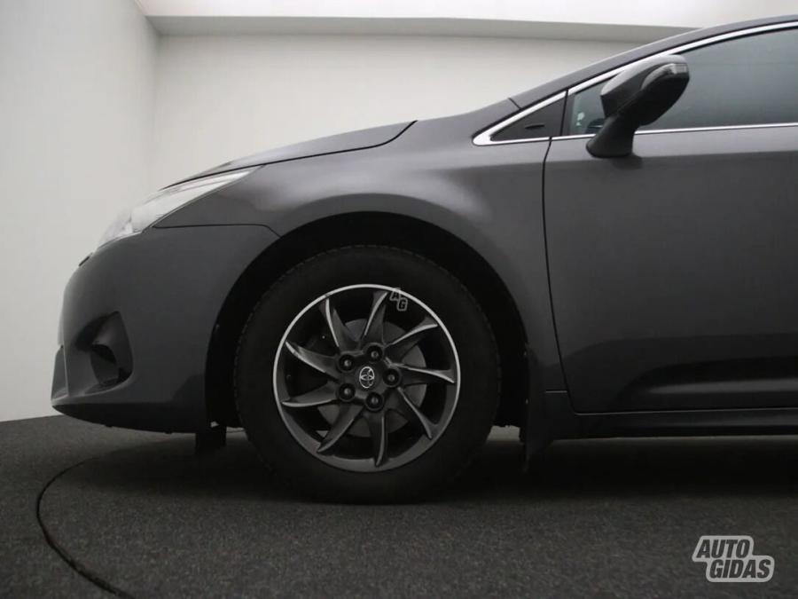 Pelēks Toyota Avensis 2016 Viļņa, ar dzinēja tilpumu 1.80 L un nobraukumu 140 tūkst. km par 11799 €, foto 28 vietnē AUTOMOTO.COM.LV