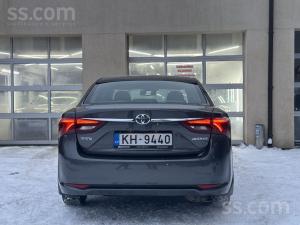 Pelēks Toyota Avensis 2016 Rīga, ar dzinēja tilpumu 1.80 L un nobraukumu 138 tūkst. km par 11350 €, foto 7 vietnē AUTOMOTO.COM.LV