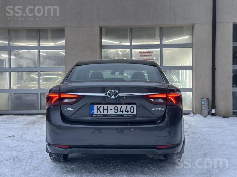 Pelēks Toyota Avensis 2016 Rīga, ar dzinēja tilpumu 1.80 L un nobraukumu 138 tūkst. km par 11350 €, foto 7 vietnē AUTOMOTO.COM.LV