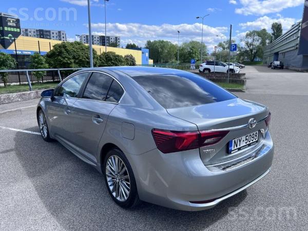 Grey Toyota Avensis 2016 in Riga, with an engine capacity of 2.00 L and mileage of 249 thousand km for 10900 €, photo 3 on AUTOMOTO.COM.LV